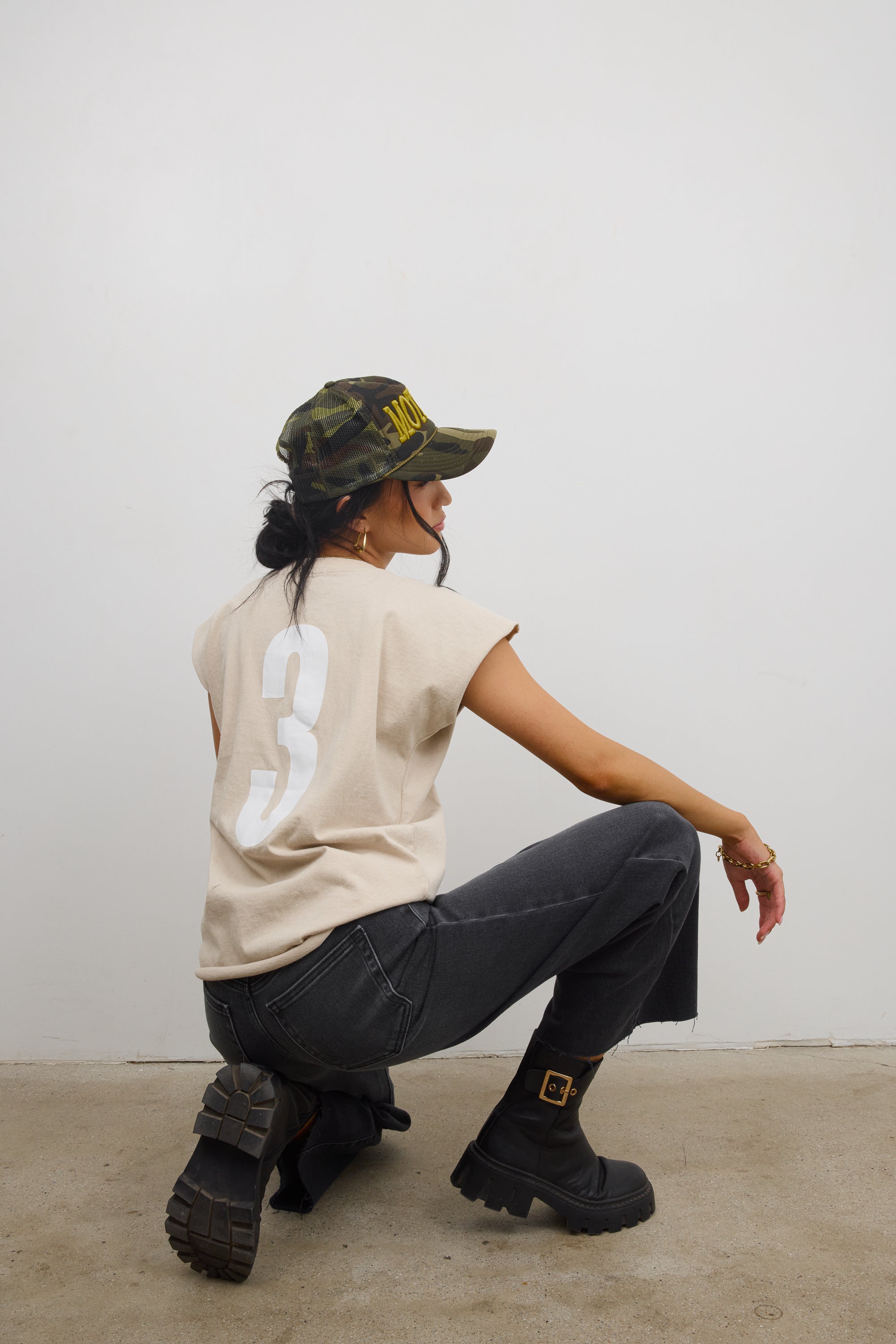 Vinnie Muscle Tee in Beige