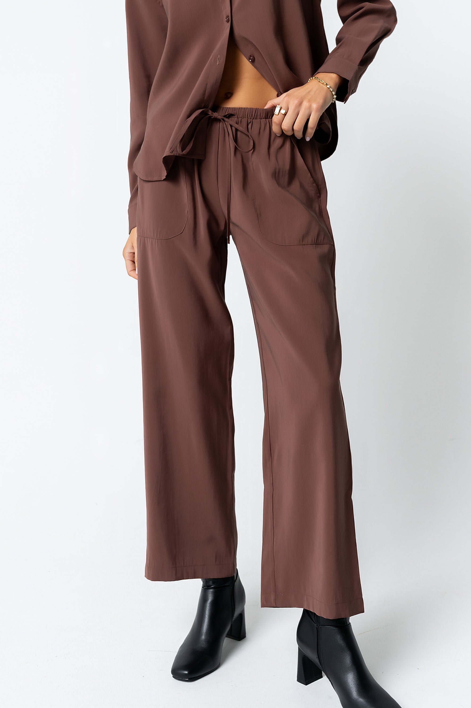 Tacie Wide Leg Pants in Brown