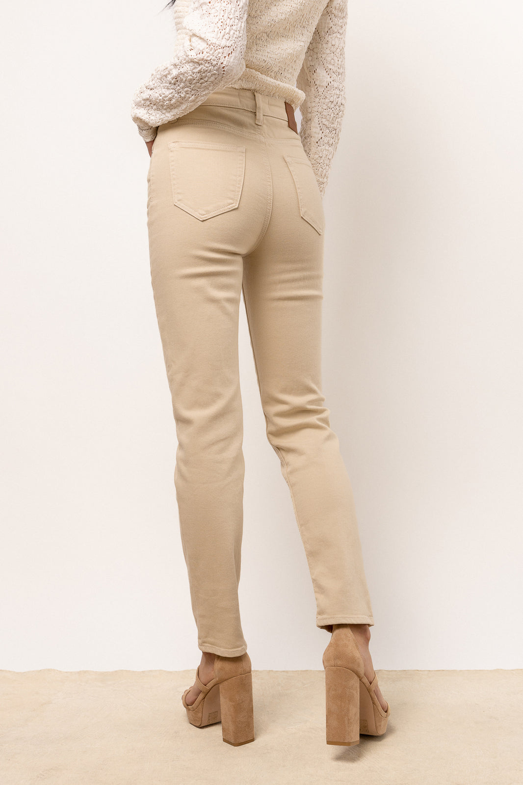 Stretchy & Soft Denim Jeans for Women: Explore the Collection Now | böhme
